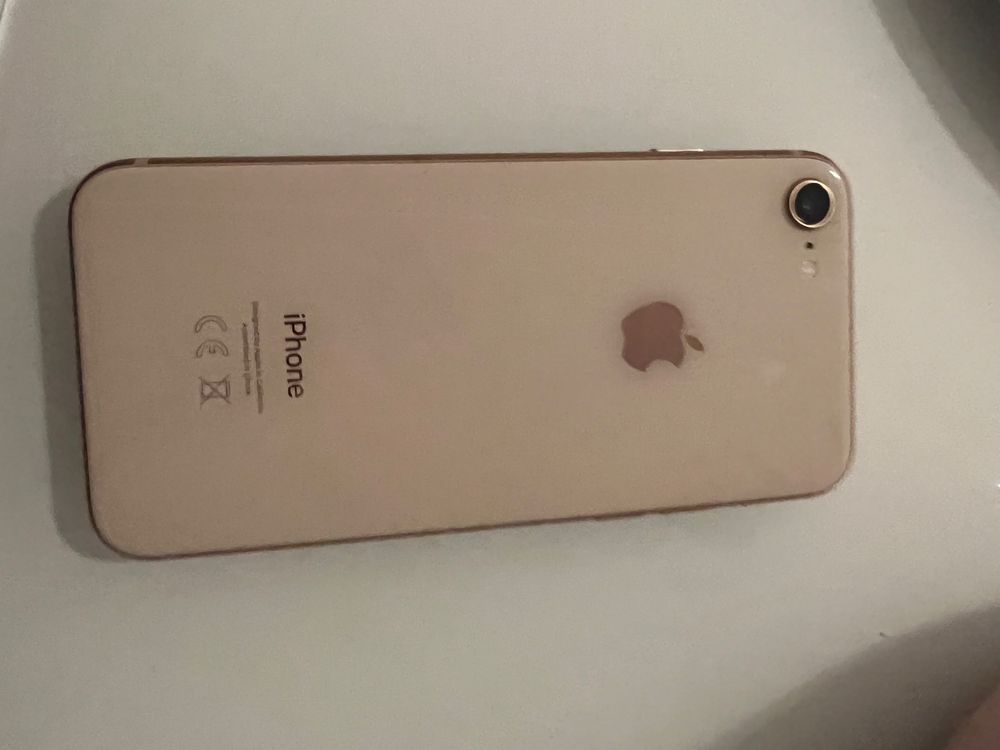 Iphone8 gold 64Gb (Gebraucht) in St .Gallen für CHF 81 – mit Lieferung auf Ricardo kaufen