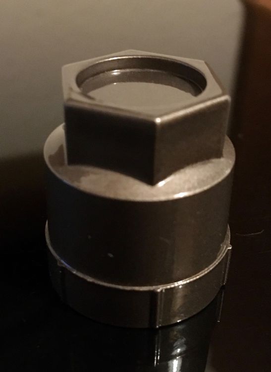 Chevrolet Pontiac Lug Nut Caps Dark Gray (Neu und originalverpackt) in Schlatt ZH für CHF 30 ...