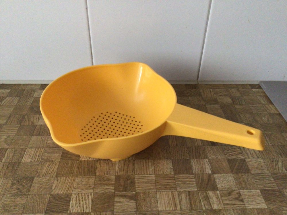 Tupperware Sieb (Gebraucht) in Birmensdorf ZH für CHF 6 – mit Lieferung ...