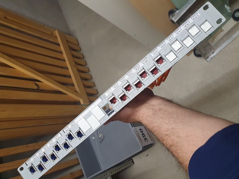 R&M 24x Patchpanel 24 19 Zoll Rack 19" 20xRJ45 modul | Kaufen auf Ricardo