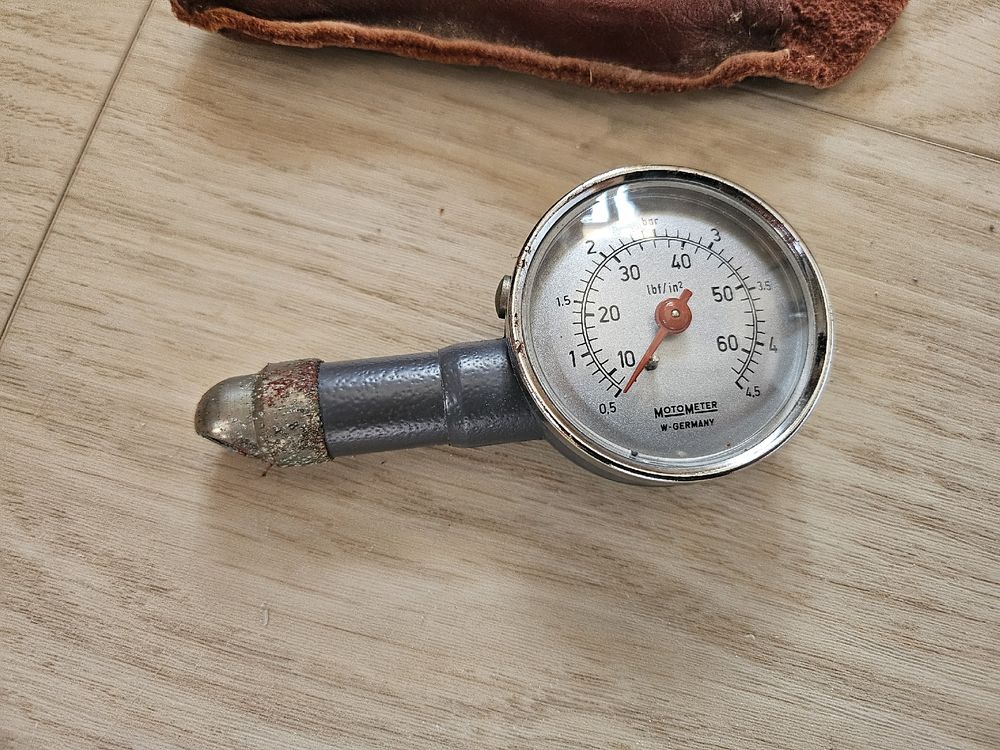 Manomètre vintage Motometer W-Germany avec étui cuir (Gebraucht) in La ...