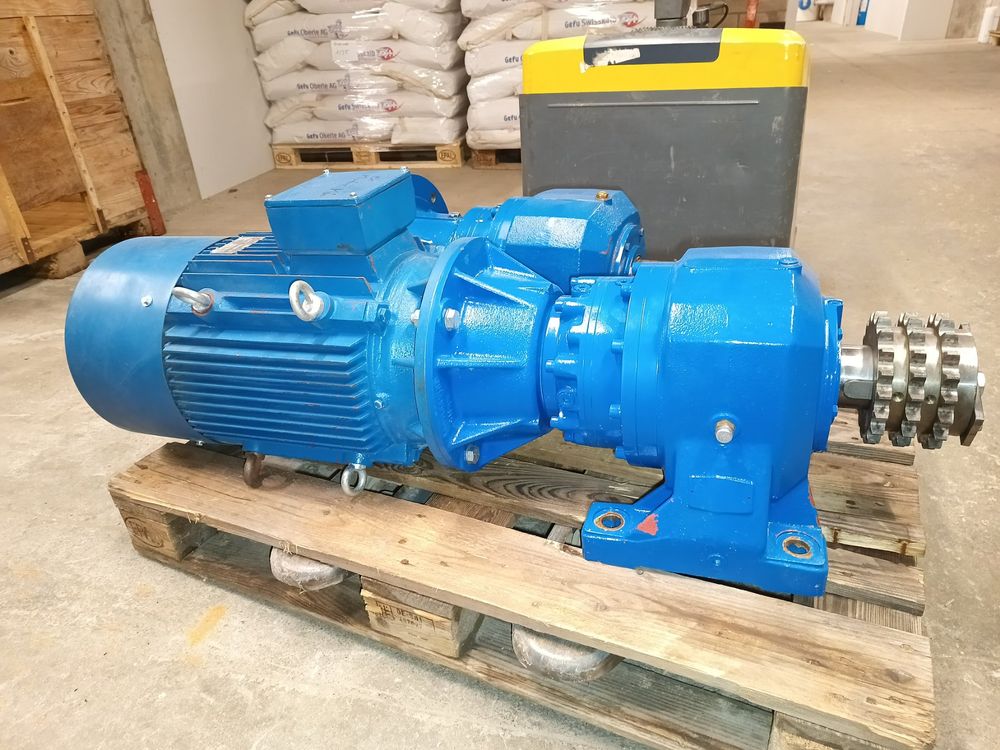 Getriebemotor (Asynchron- Drehstrommotor, 3 phasig 380V)22kW (Gebraucht) in Neuägeri für CHF 32 ...