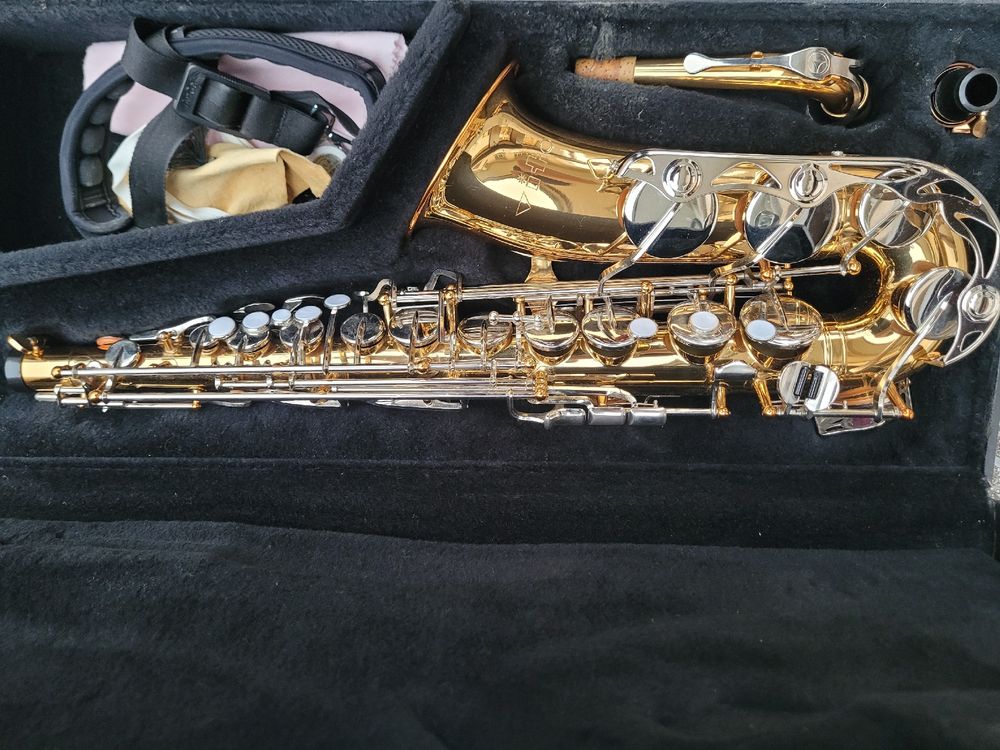 Saxophon Vito (Gebraucht) in Zürich für CHF 410 – mit Lieferung auf ...