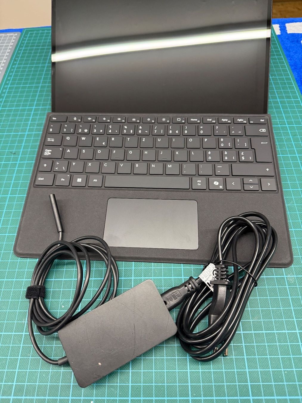 Microsoft Surface Pro 9, i7, 16GB RAM, 256GB SSD, Win11 Pro (Gebraucht ...