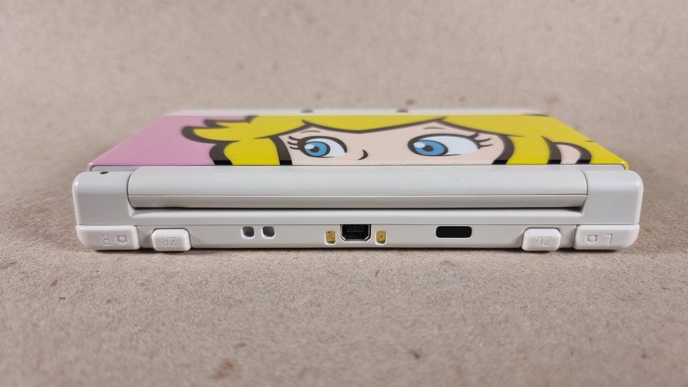 New Nintendo 3DS - Princess Peach Edt. (Gebraucht) in Neuhausen am ...