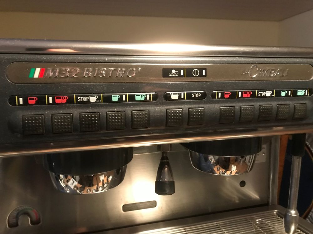 La Cimbali Kolbenmaschine M32 Bistro mit Mazzer Kaffemühle | Kaufen auf ...