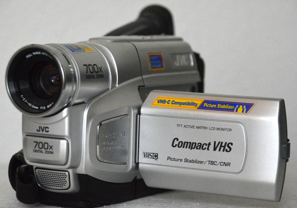 Camcorder Super VHS-C JVC GR-FXM39E caméscope (Gebraucht) in Collonges für CHF 70 – mit ...