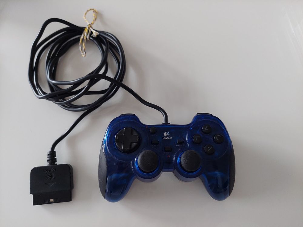 PS2 Controller Clear Blau von Logitech (Gebraucht) in Köniz für CHF 22. ...