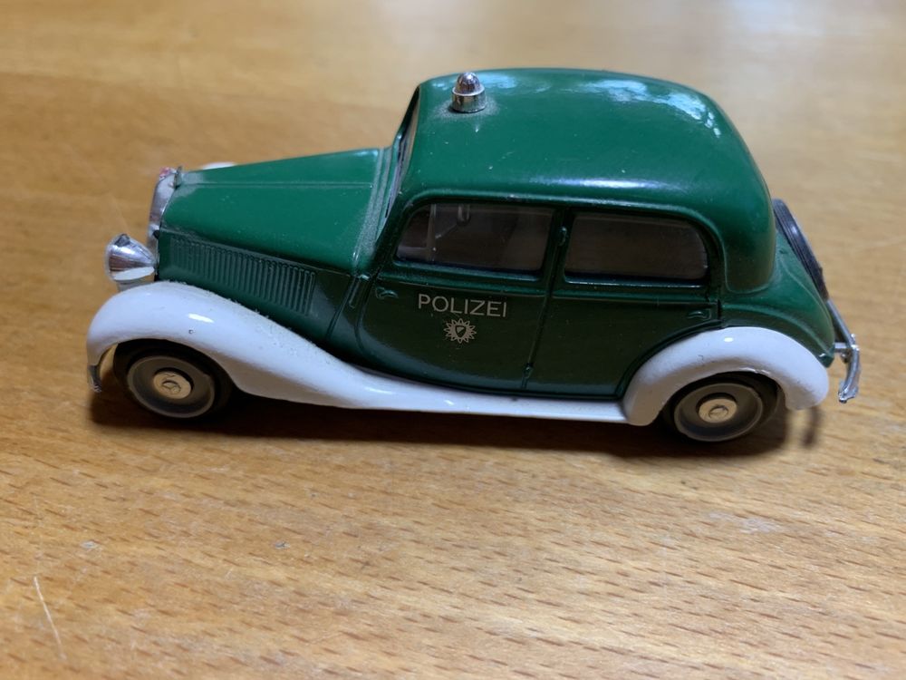 Polizei Oldtimer Modellauto grün weiss (Gebraucht) in Zürich für CHF 5 ...