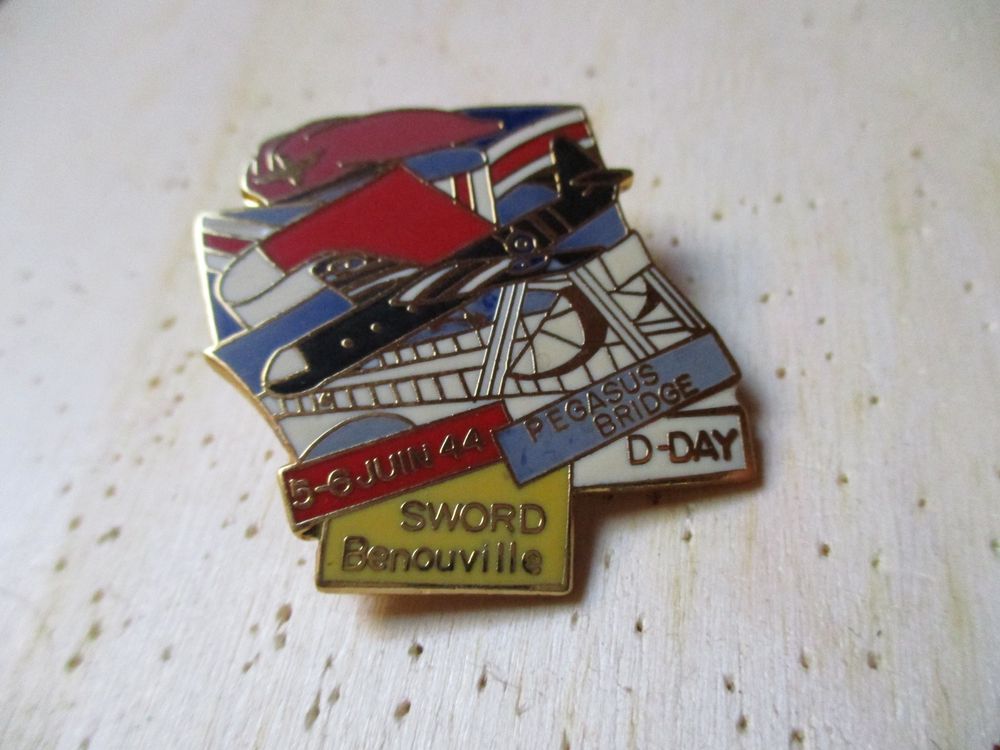 D Day Pegasus Bridge 1944 Sword Pin (Neu (gemäss Beschreibung)) in ...