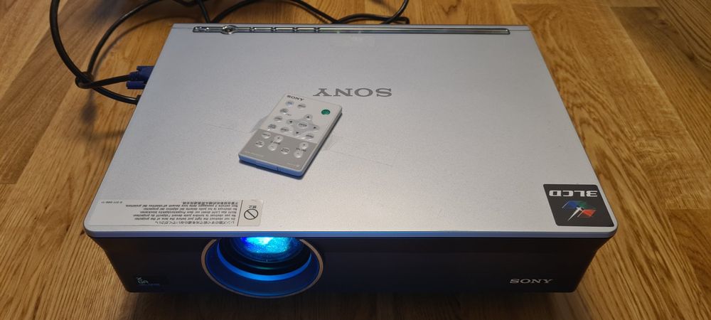 Projektor Beamer Sony (Gebraucht) in Kriens für CHF 20 – nur Abholung ...