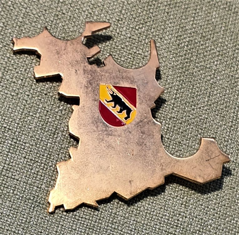 Box128 - Pin Wappen mit Kantonsgrenze - Bern (Gebraucht) in Reinach BL für CHF 2 – mit Lieferung ...