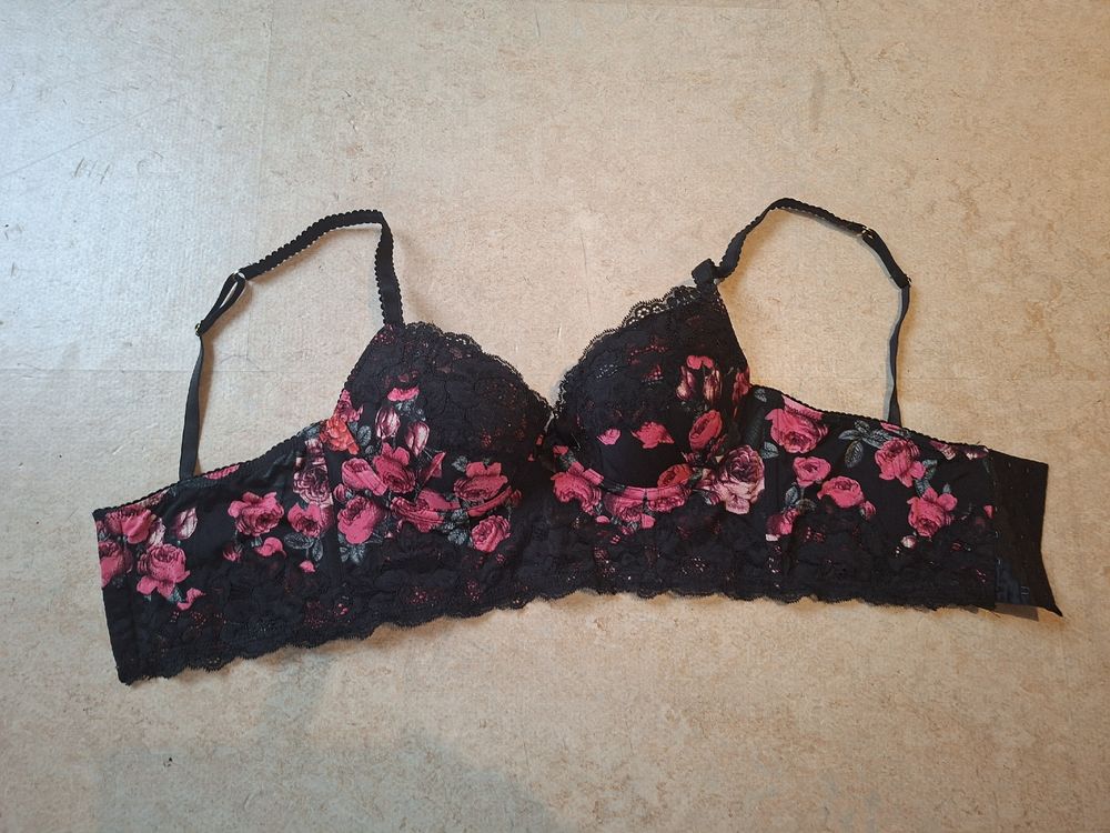 Schöner H&M BH, Grösse 75B mit Rosenmuster und Spitze! (Gebraucht) in ...