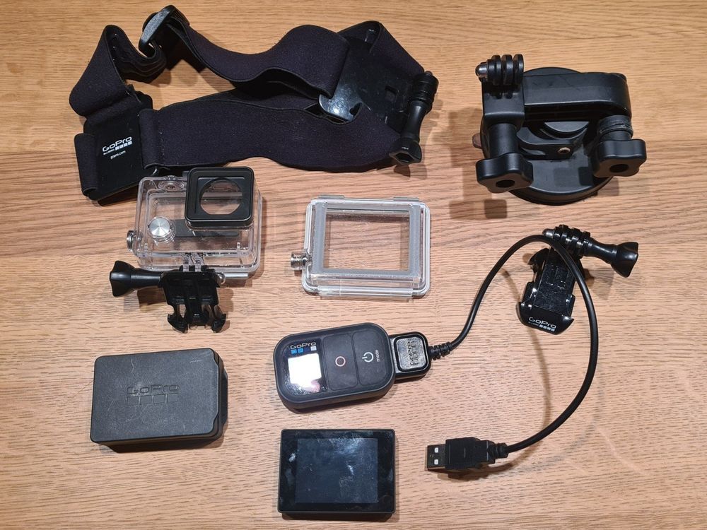 GoPro Zubehör inkl. LCD Touch BacPac & Wi-Fi Remote Control (Gebraucht ...