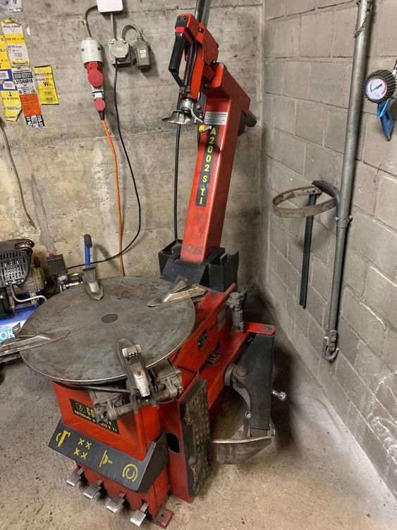 Reifenmontiermaschine Corghi 2002 S (Gebraucht) in Landiswil für CHF ...