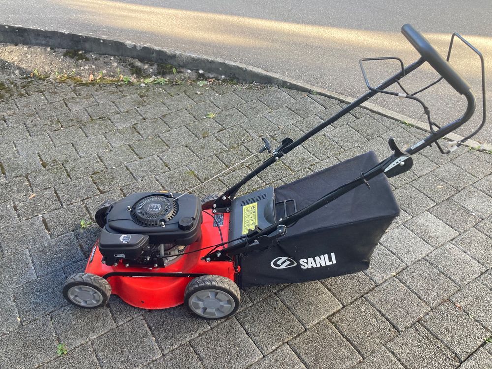 Tondeuse à Gazon Sanli (Gebraucht) in Bourguillon für CHF 90 – nur ...
