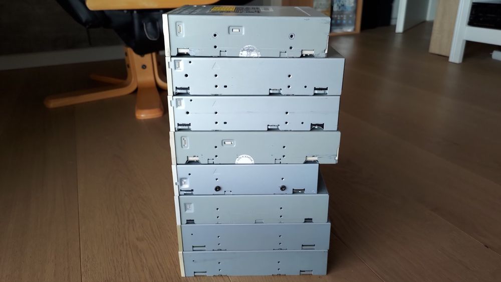 8 x IDE/ATAPI DVD-ROM Laufwerke | Kaufen auf Ricardo
