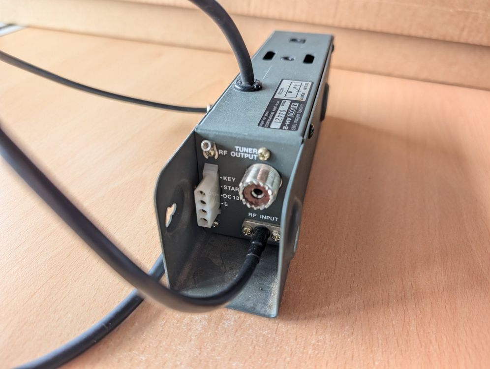 ICOM AH-2 Automatic Antenna Tuner (Défectueux) à Ins pour CHF 32 – avec ...