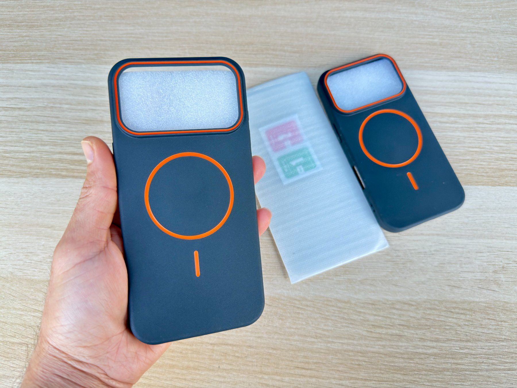 Coque iPhone 17 Pro et 17 Pro Max + protecteur d'écran- NEUF (Neuf avec ...