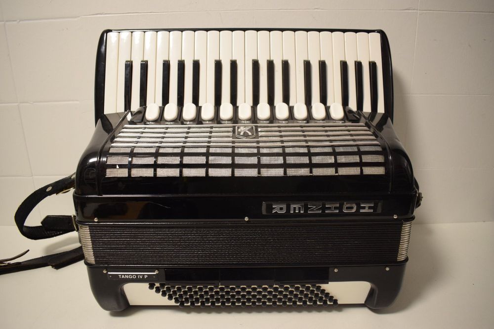 Akkordeon chromatisch Hohner Tango IV P (Gebraucht) in Zürich für CHF ...