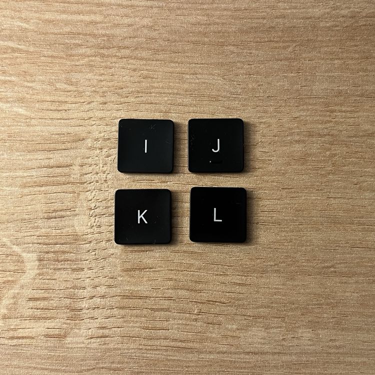 Originale MacBook Pro 2020 M1 Butterfly Key Caps: I, J, K, L (Gebraucht ...