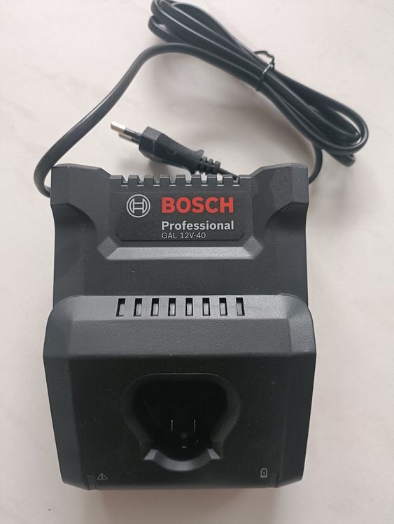 Bosch GAL 12V-40 Ladegerät (Neu (gemäss Beschreibung)) in Obernau für ...