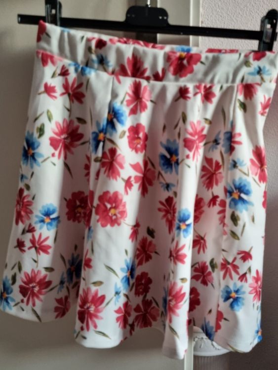 Jupe, Rock Gr. S neu (Neu und originalverpackt) in geroldswil für CHF 13 – mit Lieferung auf ...