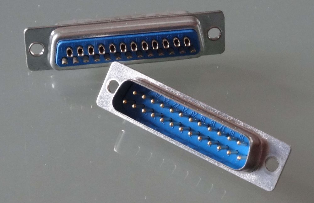 D-Sub Stecker 25 polig und D-Sub-Adapter 25 polig | Kaufen auf Ricardo