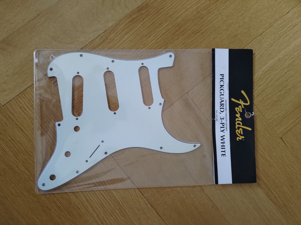 Fender Stratocaster Pickguard | Kaufen auf Ricardo
