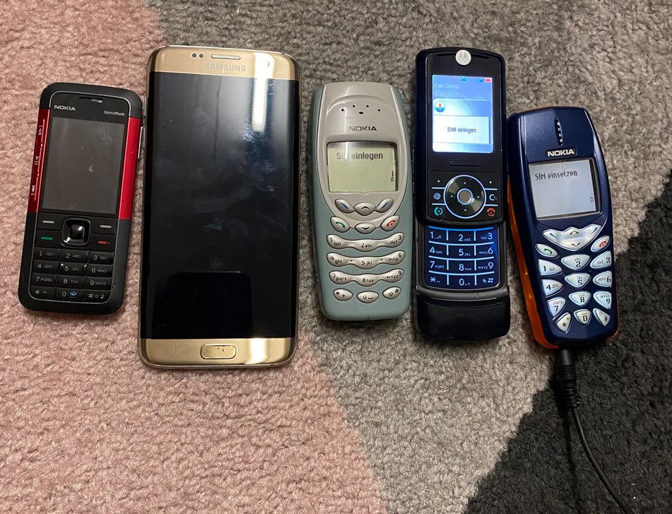Alte Handys (Gebraucht) in Uznach für CHF 26 – mit Lieferung auf ...