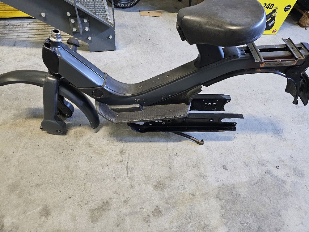 Piaggio Grillo Rahmen mit Ausweis (Defekt) in recherswil für CHF 280 ...