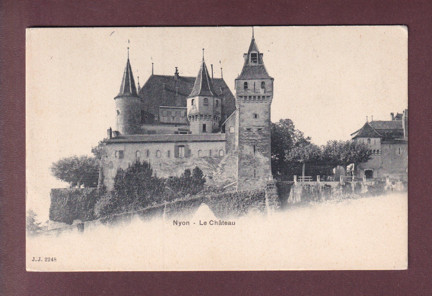 NYON - Château (D'occasion) à Pully pour CHF 5 – avec livraison ...