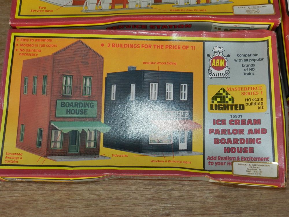 AHM H0 Service Station, 7up, Ice Cream, Boarding House (Neu und ...