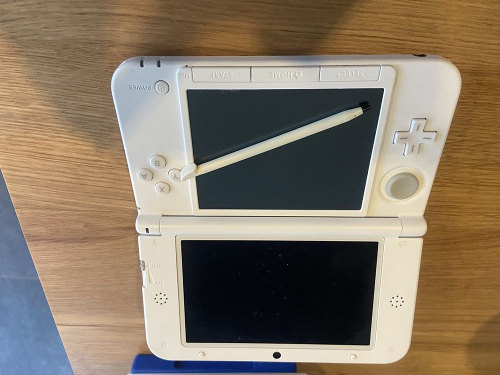 Nintendo 3DS XL weiss (Gebraucht) in Le Crêt-près-Semsales für CHF 116 ...