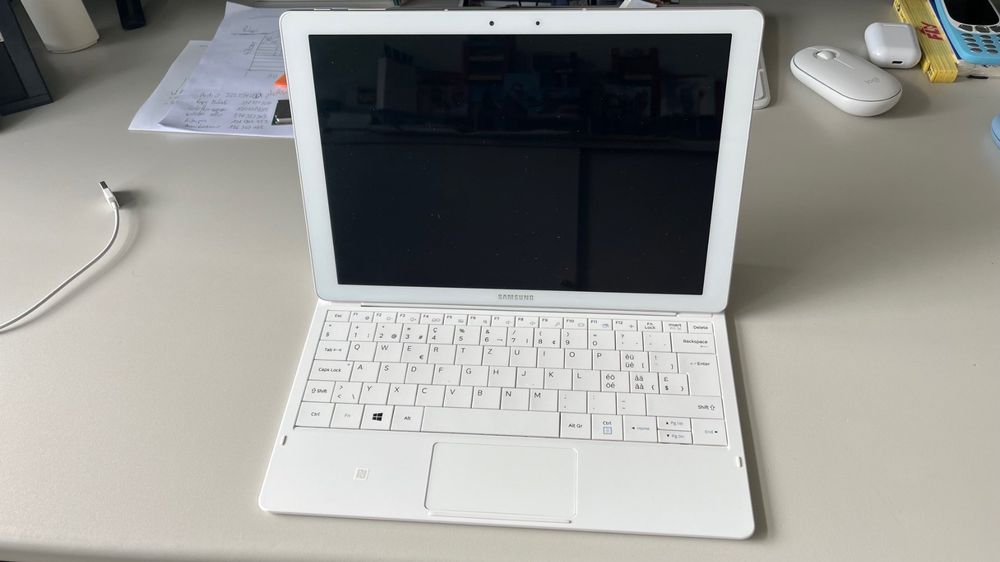 Samsung Galaxy TabPro S 12" SM-W700, Ram 4Gb, 128Gb, Win10 (Gebraucht ...