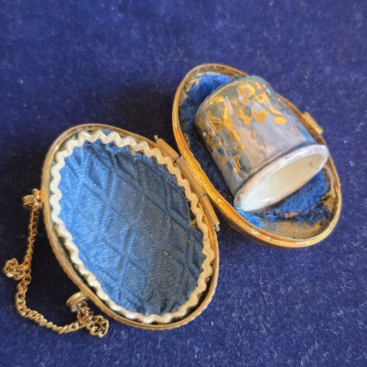 Antikes Etui für Fingerhut mit Kette, Sammlerstück, Top! (Gebraucht) in ...