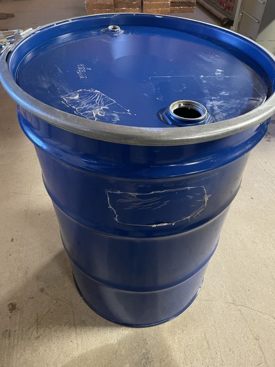 Blaues Metallfass 200l (Gebraucht) in Nürensdorf für CHF 20 – nur ...
