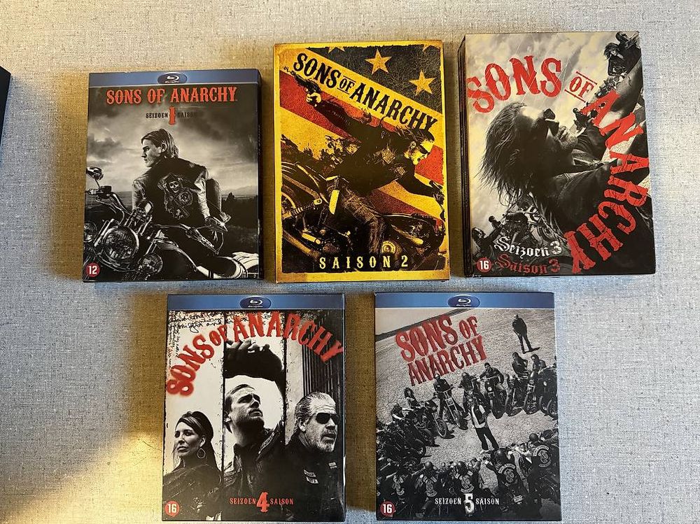 Sons of Anarchy saison 1 à 5 (D'occasion) à Bernex pour CHF 30 – retrait uniquement | Acheter ...
