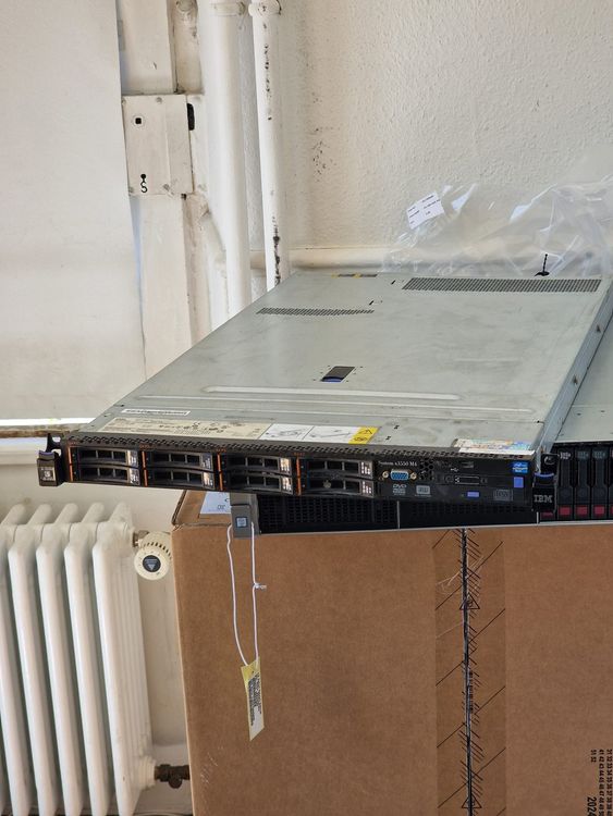 Serveur IBM System x3550 M4 (E5-2600) (Gebraucht) in Genève für CHF 60 ...