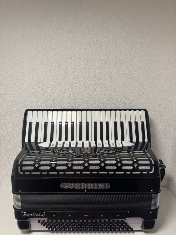 Akkordeon Guerrini Berkeley (Neu (gemäss Beschreibung)) in Neudorf für CHF 1500 – nur Abholung ...