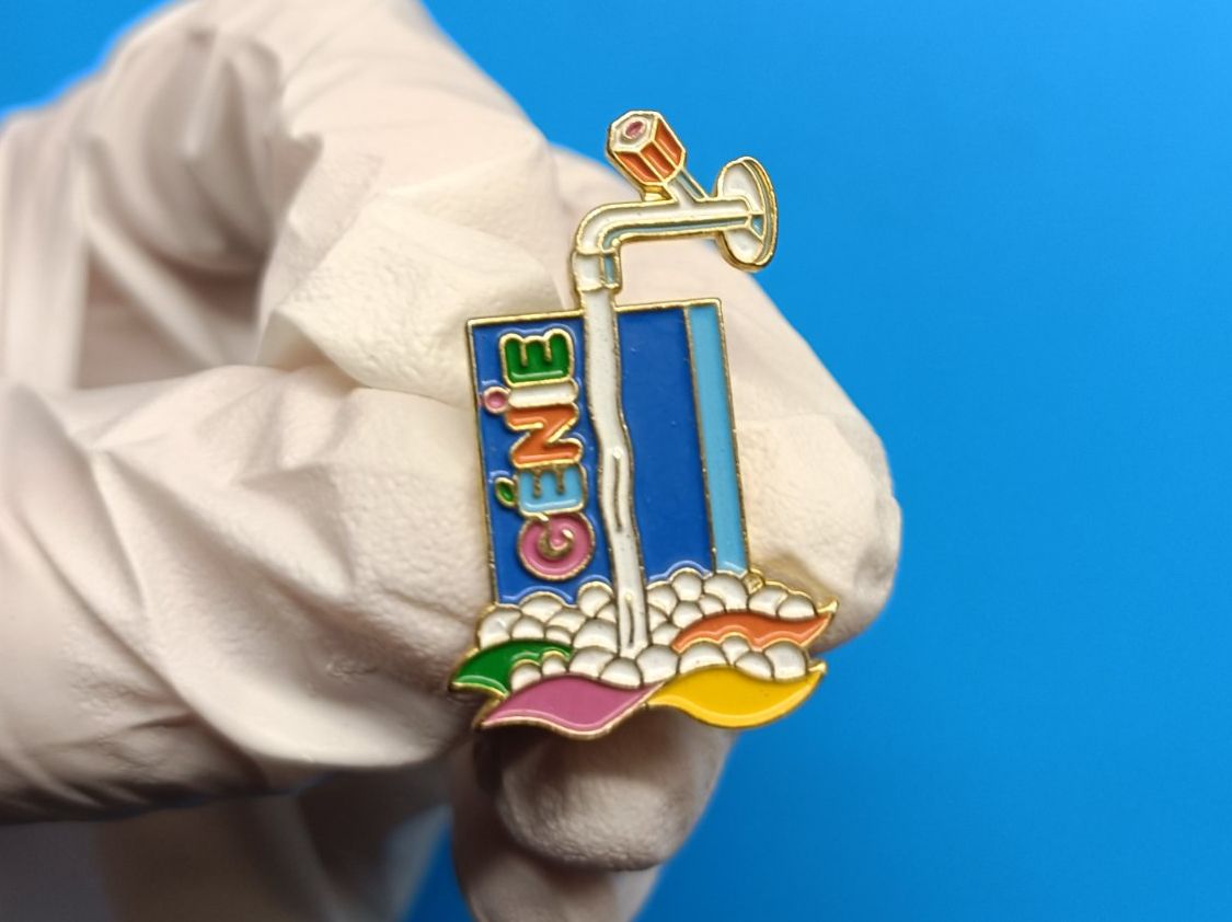 Pin Génie - Box 38 (Gebraucht) in Köniz für CHF 1 – mit Lieferung auf ...