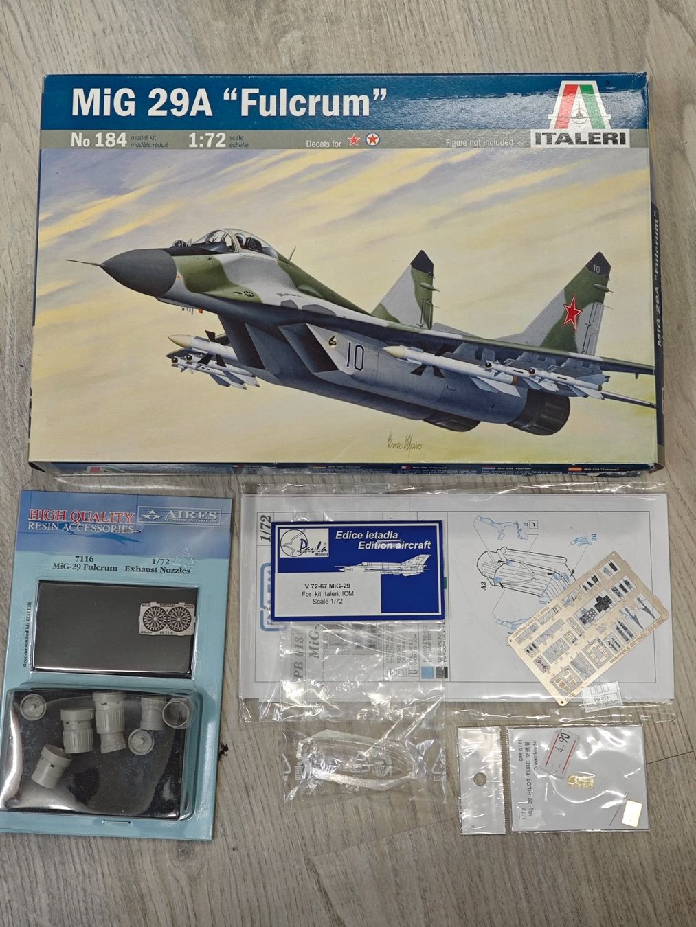 Italeri Mig 29A Fulcrum 1:72 + accessoires Aires - Neuf (Neuf (Voir ...