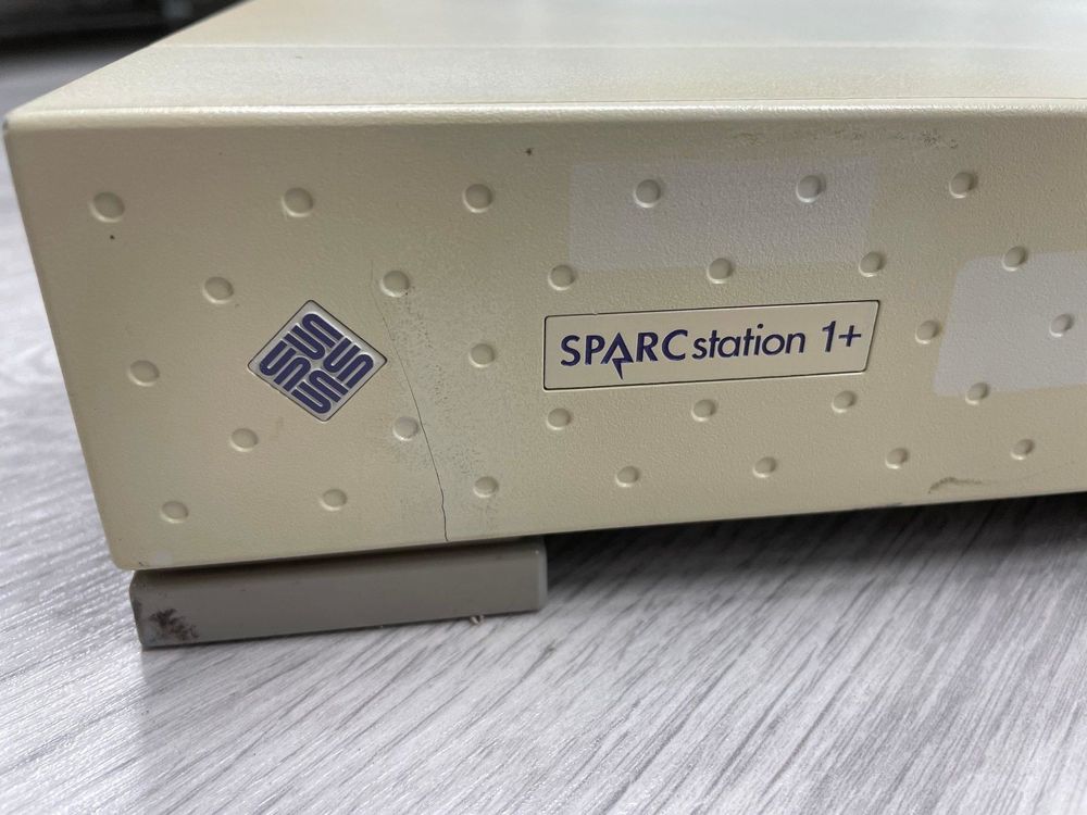 Sun Sparcstation 1+ mit Transportschaden (Defekt) in für CHF 40 – mit ...