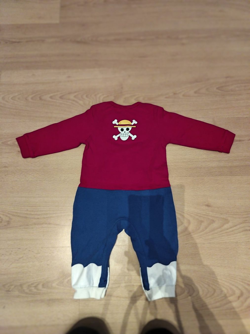 One Piece Luffy Baby-Strampler, 6-9 Monate, Top Zustand! (Gebraucht) in ...