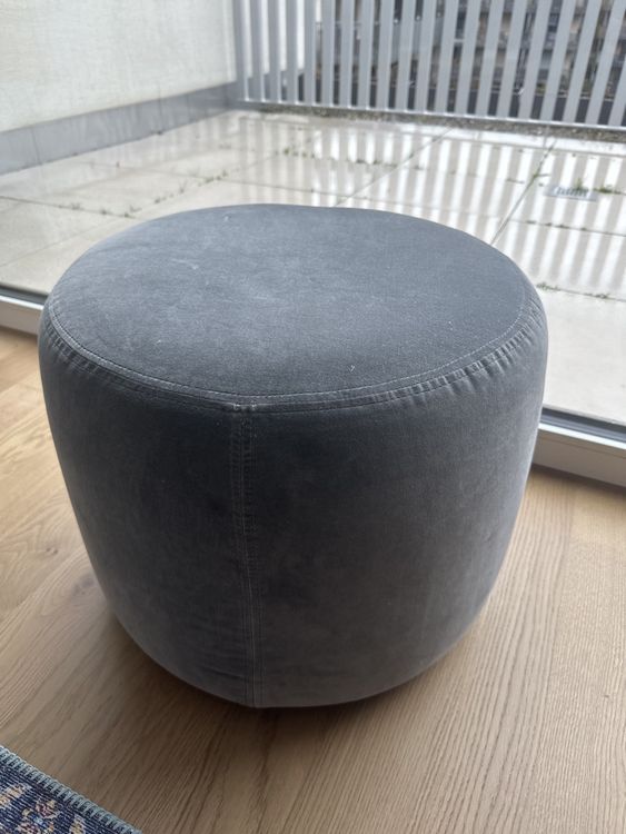 Stylisher blau-grauer Hocker (Samt) / Blue-grey velvet pouf (Gebraucht ...