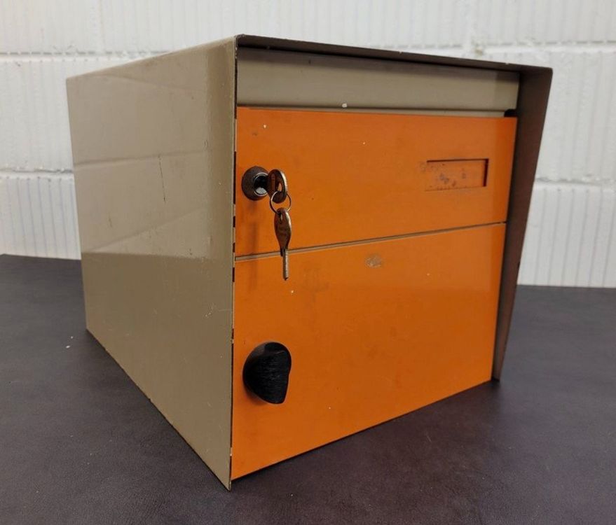 Briefkasten 1970 J. mit Milchkasten Paketbox, Old Letter-Box (Gebraucht ...