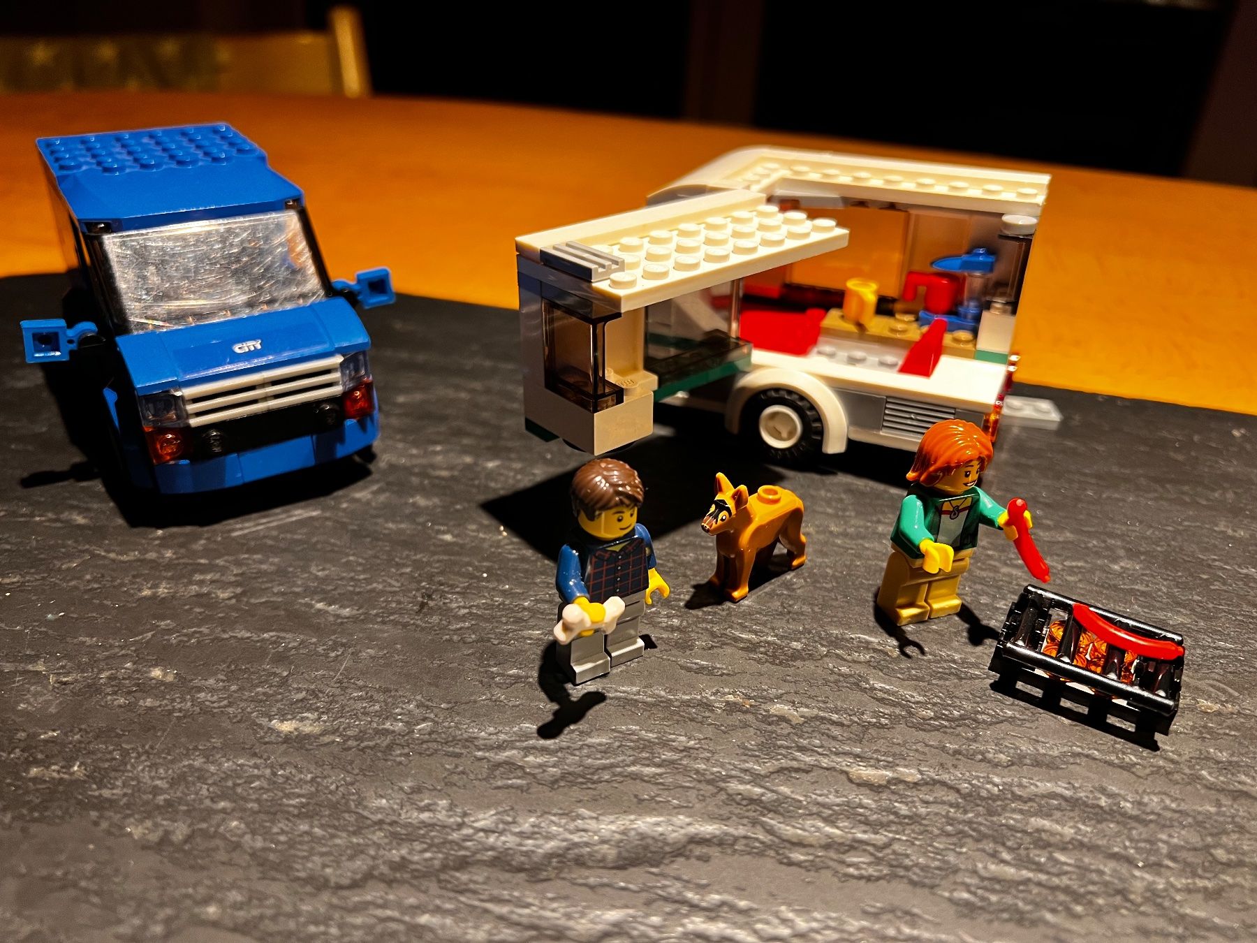Lego City 60117 Camping Set Auto mit Wohnwagen aufklappbar (Gebraucht ...