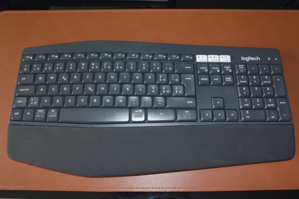 Logitech K850 (Gebraucht) in Winterthur für CHF 3 – mit Lieferung auf ...