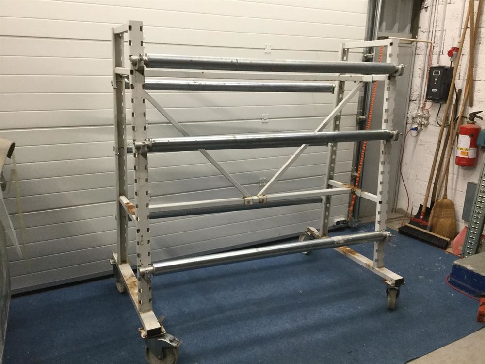 * Rollenständer (Gebraucht) in Siebnen für CHF 44 – nur Abholung auf ...