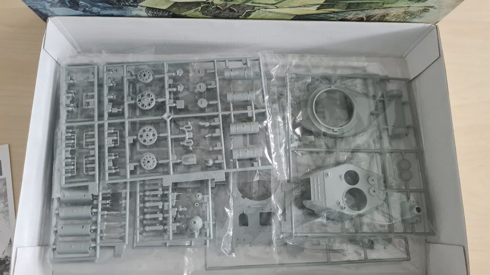 1:35 T-34/85 1944 Premium kit - Dragon 6319 (Gebraucht) in Bassersdorf ...